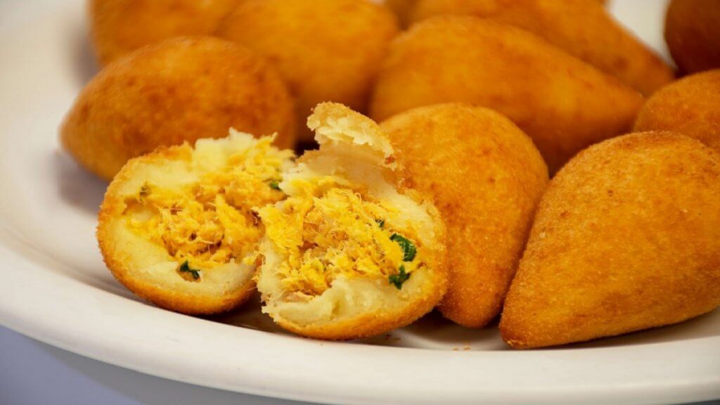 Receta Brasileña de ''Coxinhas de Pollo'' muy sabrosa